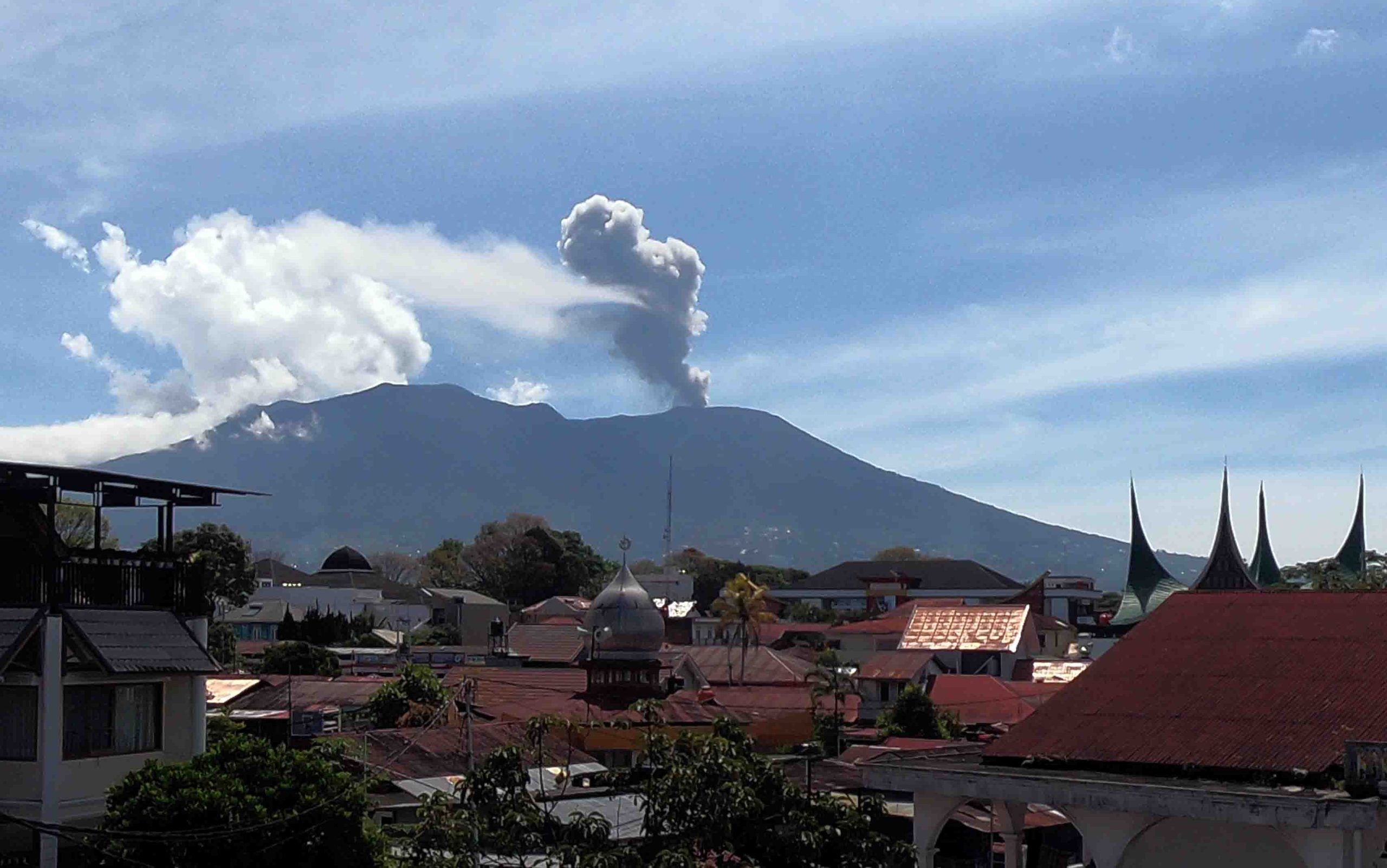Hari Ini, Jumlah Letusan Gunung Marapi Telah Capai 11 Kali Hingga Pukul ...