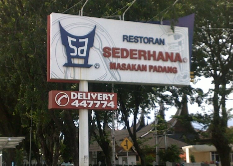 Penampakan RM Padang Jaya, Rumah Makan Padang yang Legendaris di ...