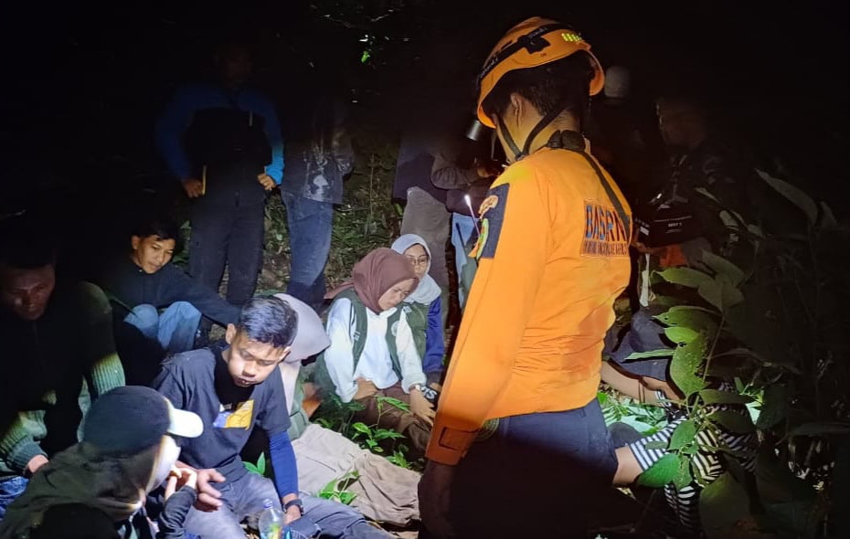 24 Orang Tersesat saat Treking di Hutan Pauh Sangik - Kata Sumbar
