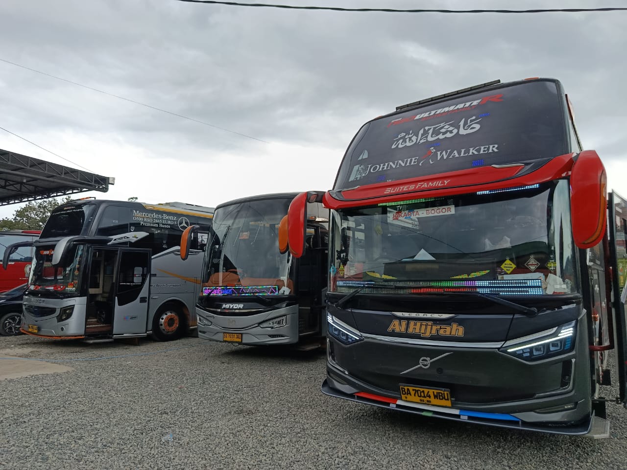 Dear Bus Sumbar, Penumpang juga Ingin Berangkat Malam ke Jakarta - Kata ...